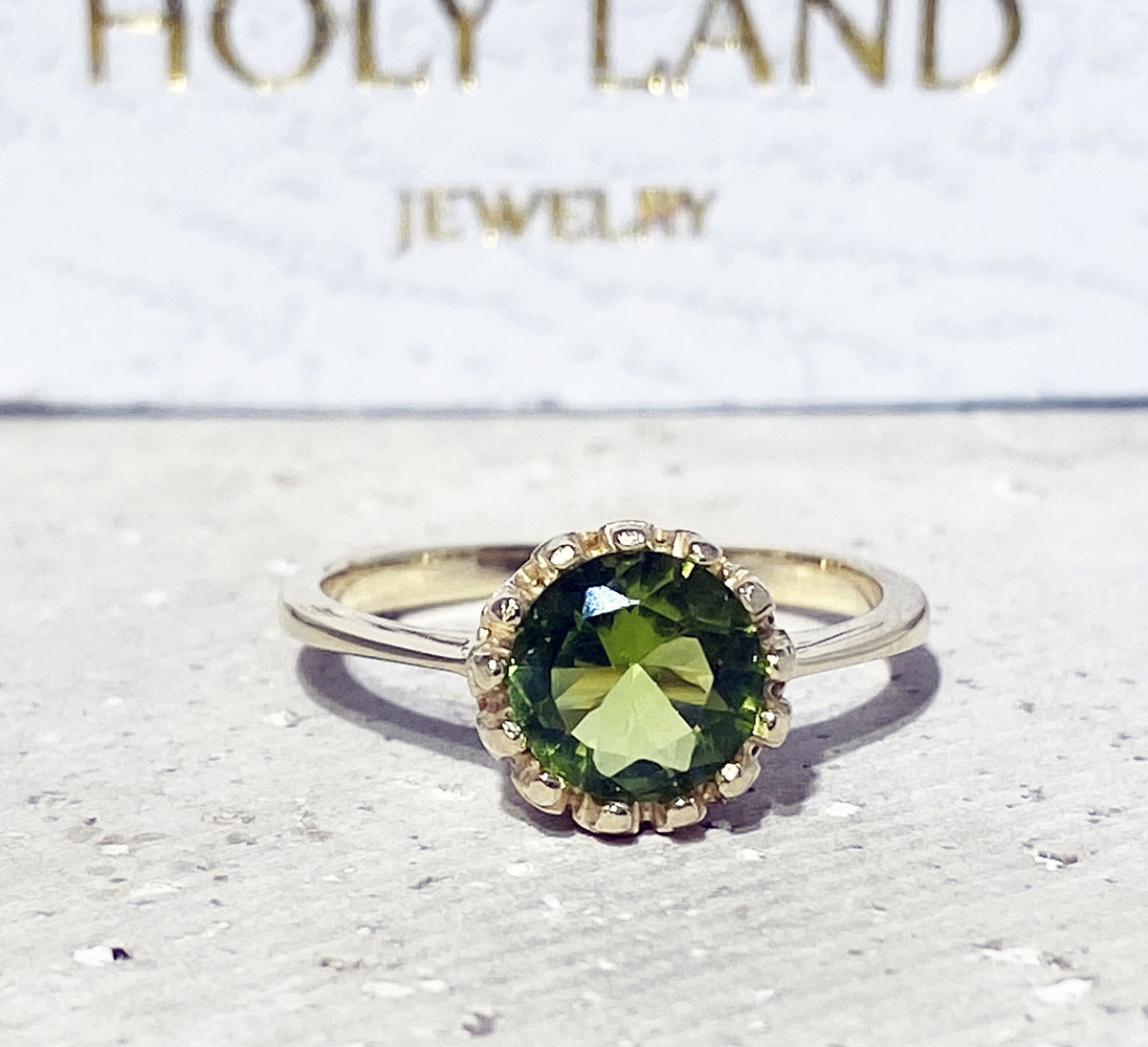 August Birthstone - Peridot Gemstone Round Crown Ring - H.L.Jewelry